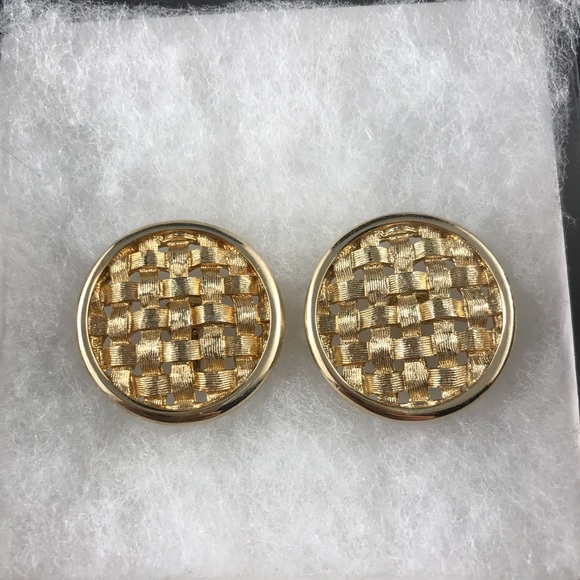 Sarah Coventry | Jewelry | Vintage Sarah Coventry Golden Weave Button ...